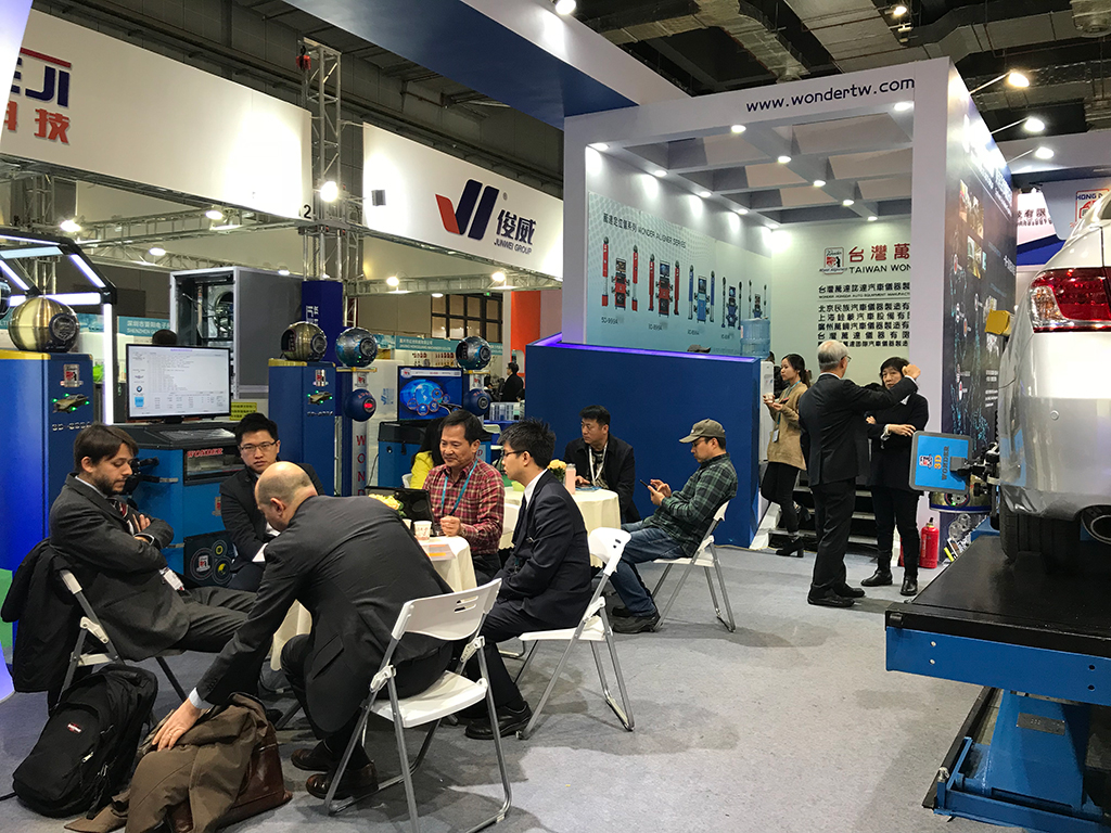 Wonder Wheel Alignment